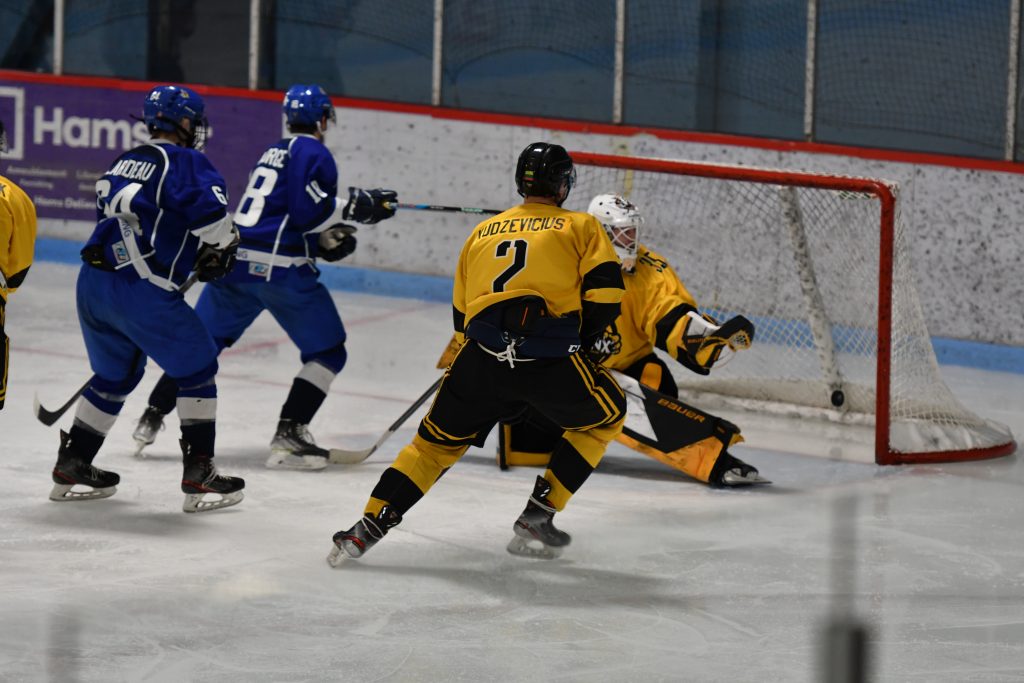 Titans rout Lynx 8-1 | Titans de témiscaming